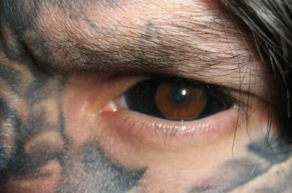 Urban Legend Come to Life? Eerie Mugshot of “Black Eyed” Offender Goes ...